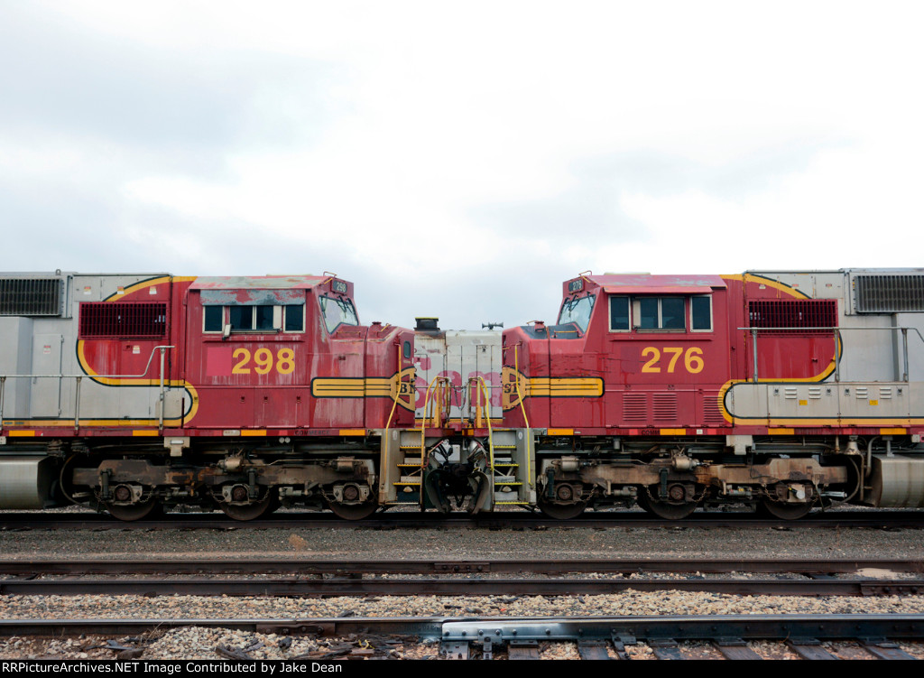 BNSF 298 and BNSF 276 tied down